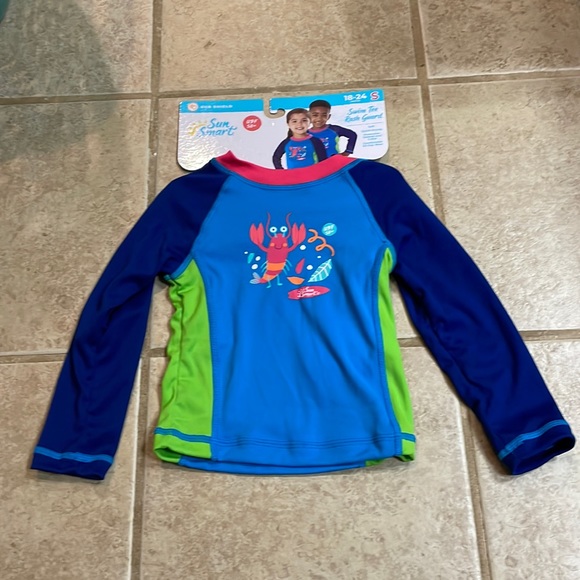 Sun Smart | Swim | Nwt Sun Smart Swim Tee Rash Guard Small | Poshmark